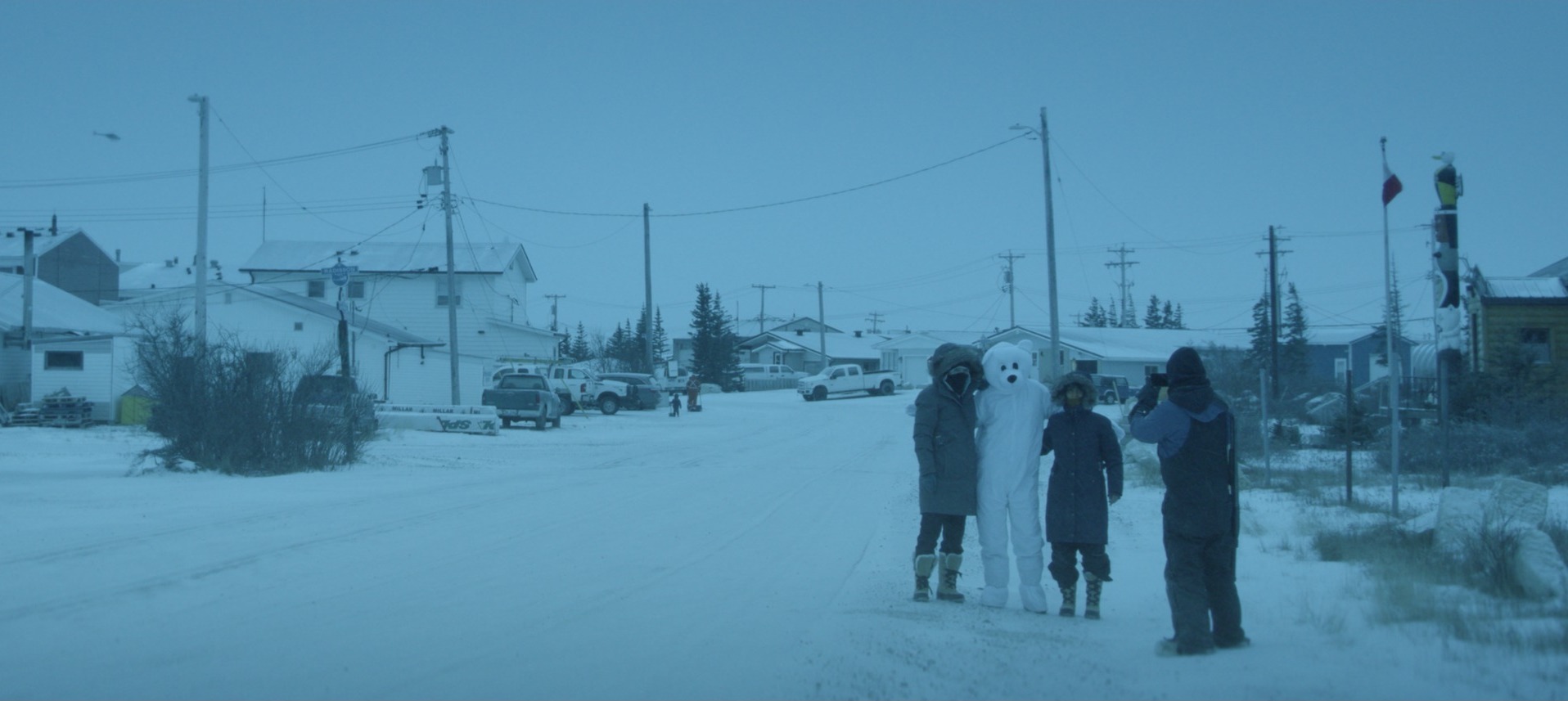 Churchill, Polar Bear Town - Paraiso Production